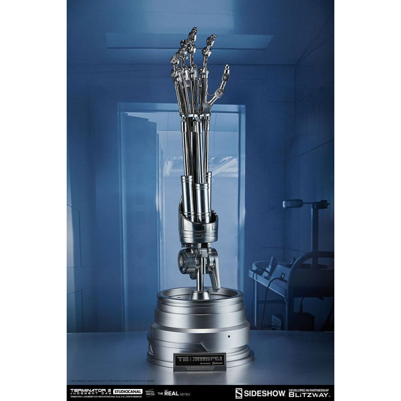 Terminator 2 The Real Replica 1/1 T-800 Endoskeleton Arm Brain Chip Set