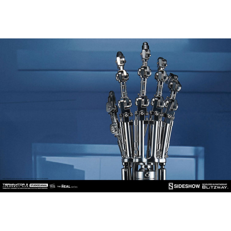 Terminator 2 The Real Replica 1/1 T-800 Endoskeleton Arm Brain Chip Set