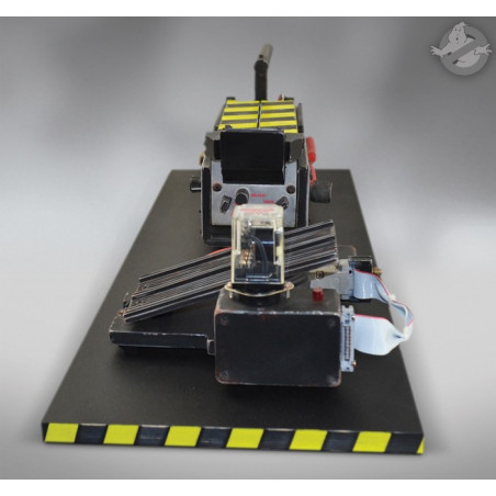 GHOSTBUSTERS – Ghost Trap Prop Replica